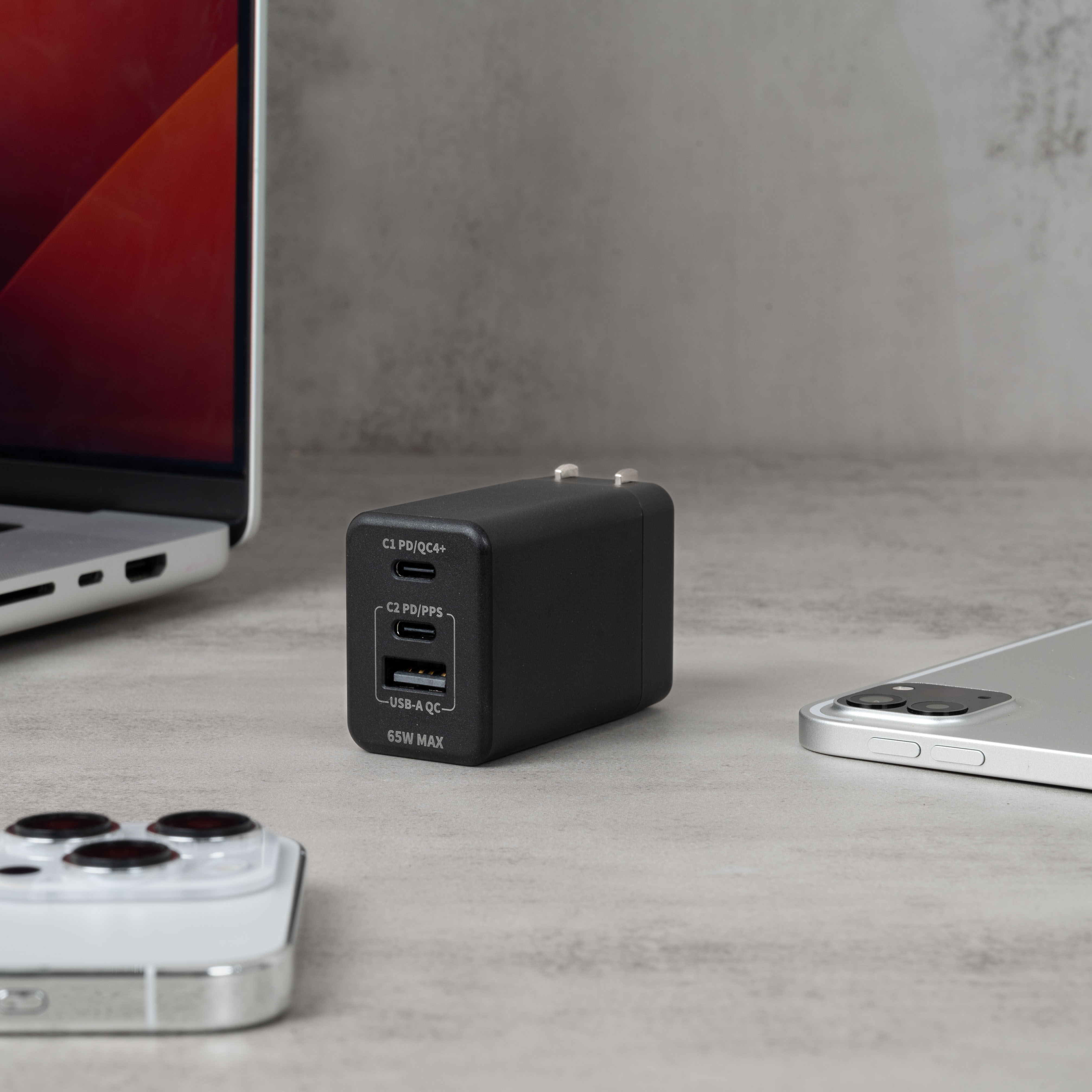 Solide 索力得 65W GaN氮化鎵超快速充電器 黑色 | 誠品線上