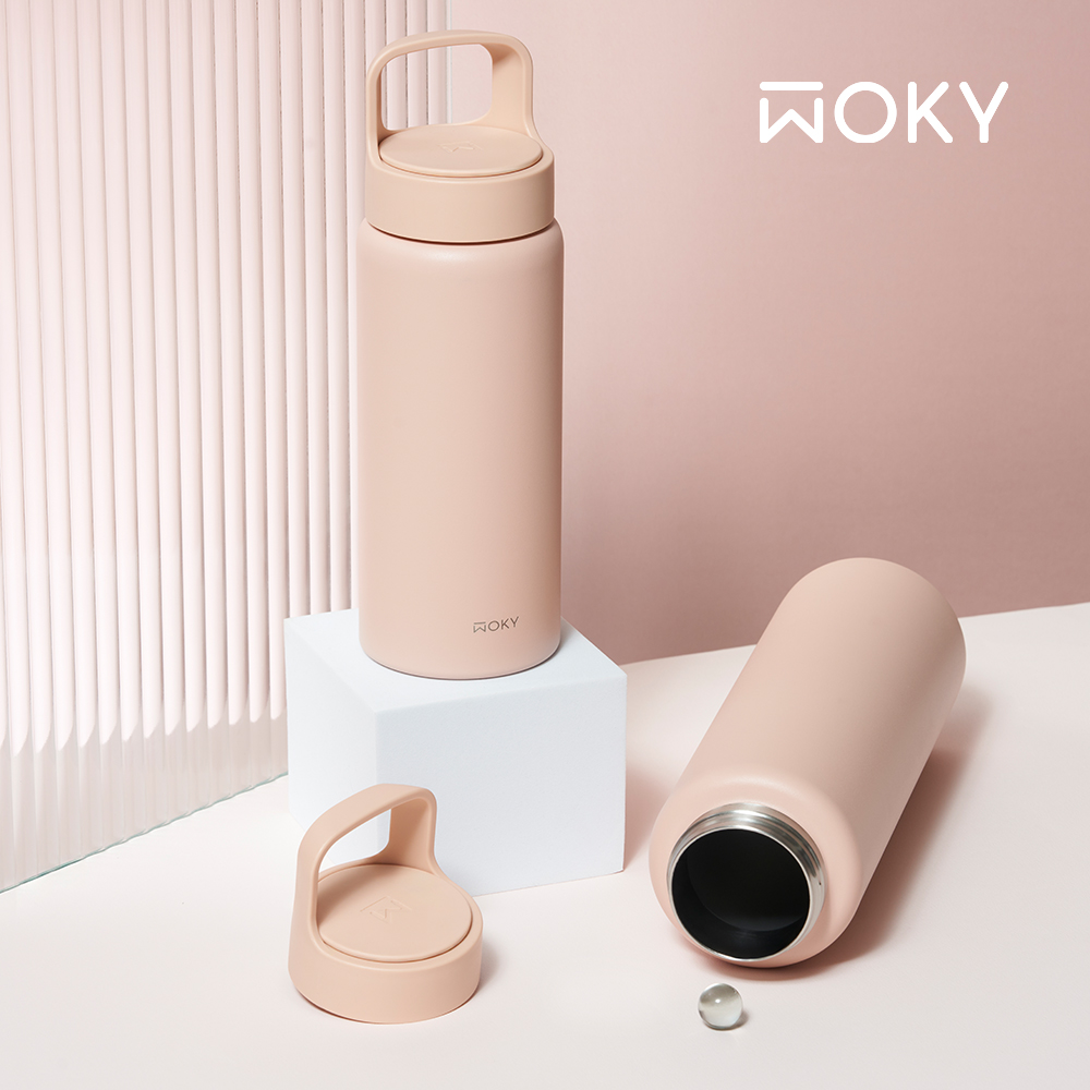 WOKY沃廚輕芯鈦瓷提手運動保溫瓶 850ml 畔粉 | 誠品線上