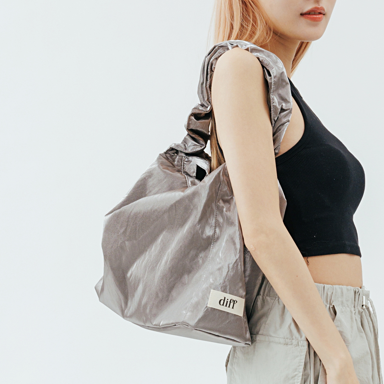 韓國Diff Large Satin Bag流浪包 啞光緞面大款 肩背包 托特包 灰色 | 誠品線上