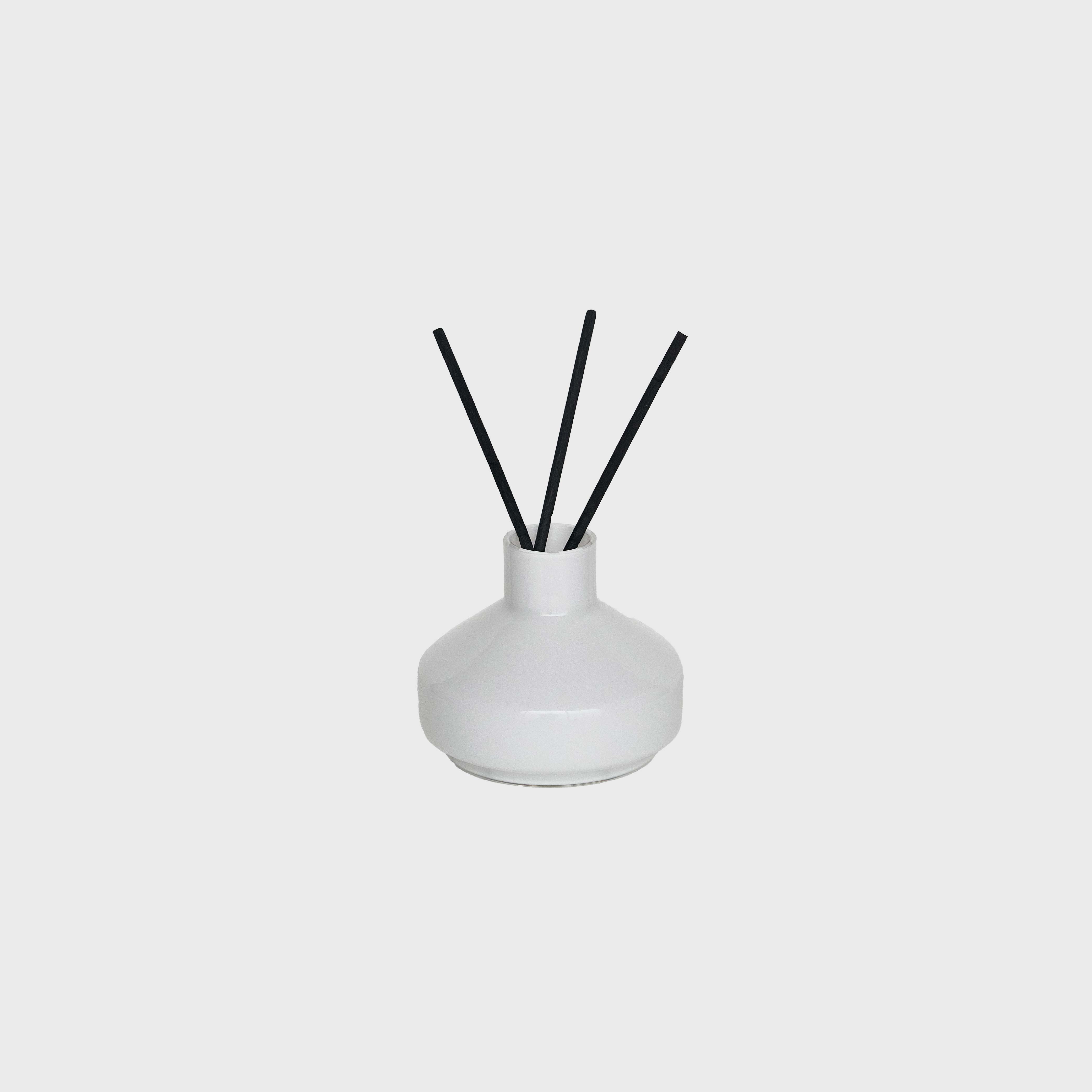 grado 幾何無火香薰 Geo Reed Diffuser 香氛擴香 漿果玫林 | 誠品線上