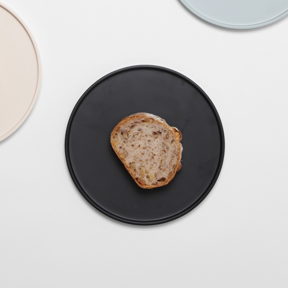 日本ideaco WAMONO 淺型竹纖維餐盤-18cm 酷岩黑 | 誠品線上